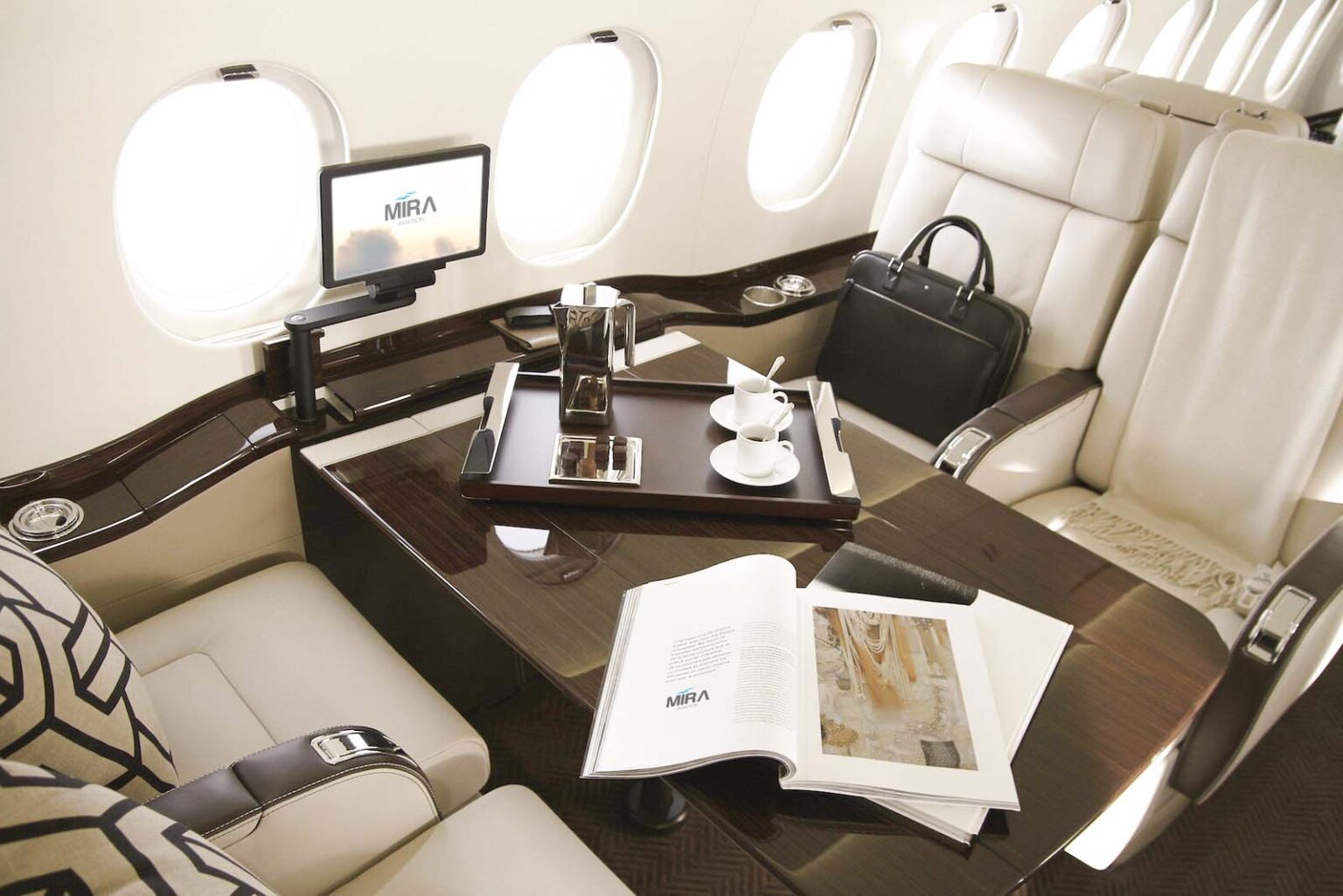 Embraer Legacy 650E » MIRA Aviation Aircraft